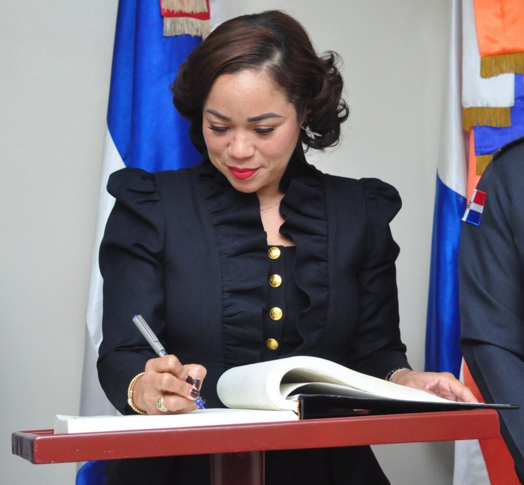 Presidenta de Aseopna visita Escuela para Cadetes “Mayor General (r ...